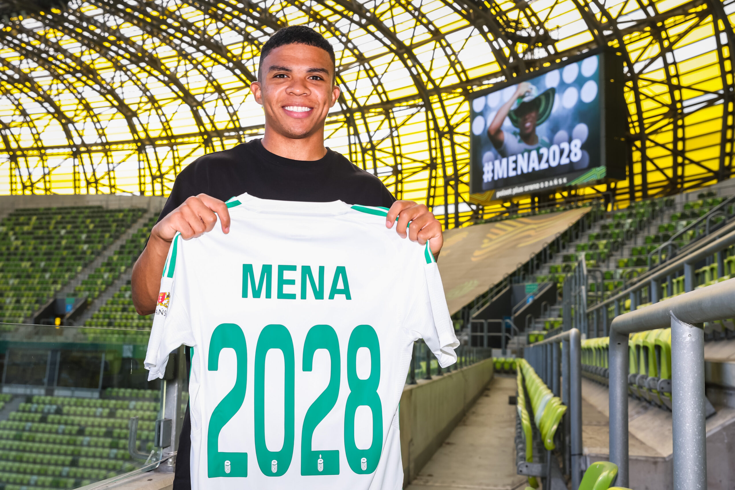 Camilo Mena has signed a new contract and staying longer at Lechia ...